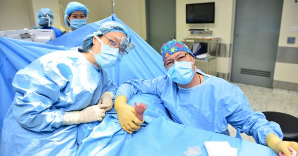 Amazing pollicisation by doctor-for-kids Stephane Guero - FV Hospital